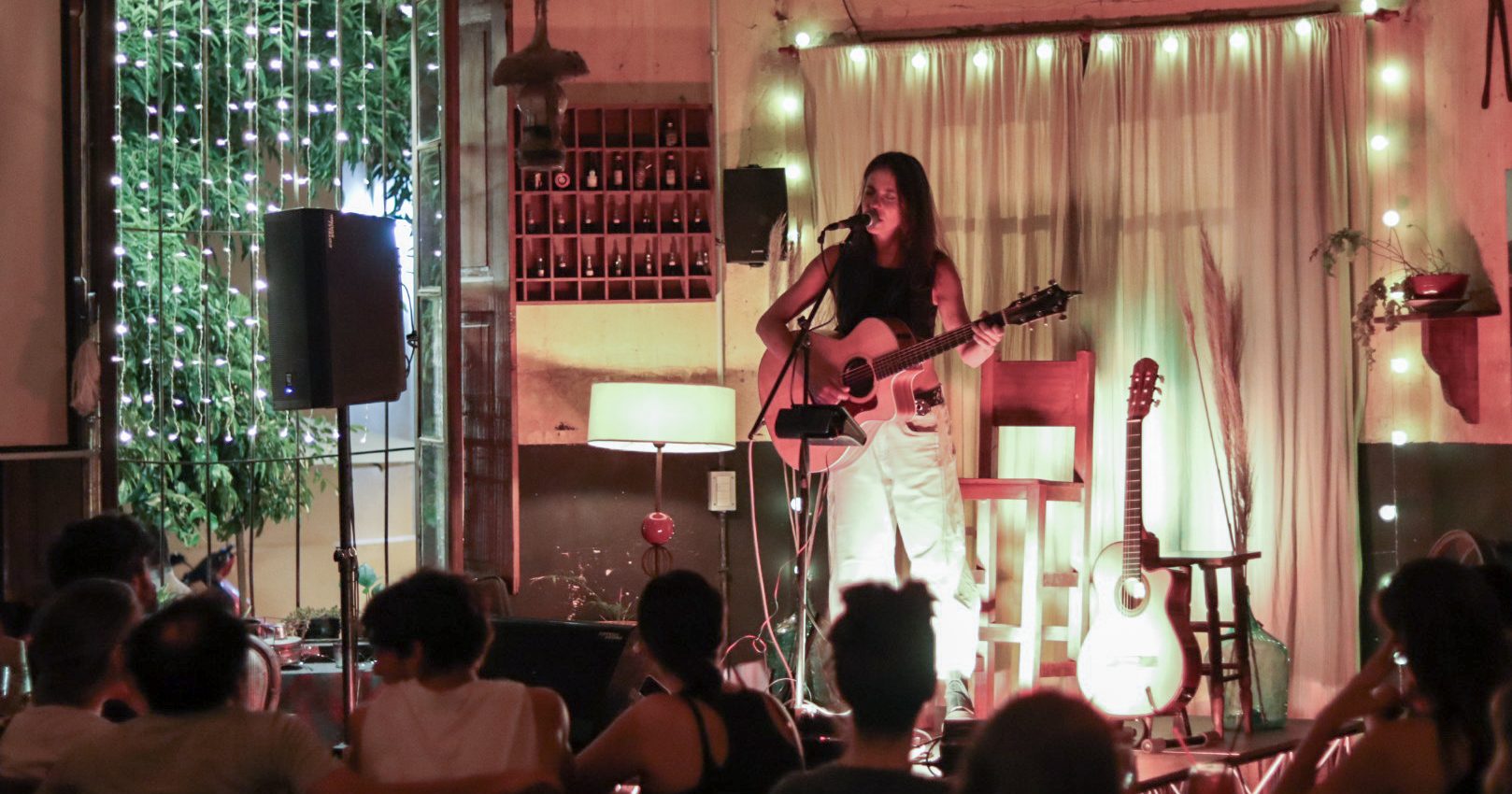 Música en Bar San Martín: noche de lunes con Cata Raybaud - Días de Areco